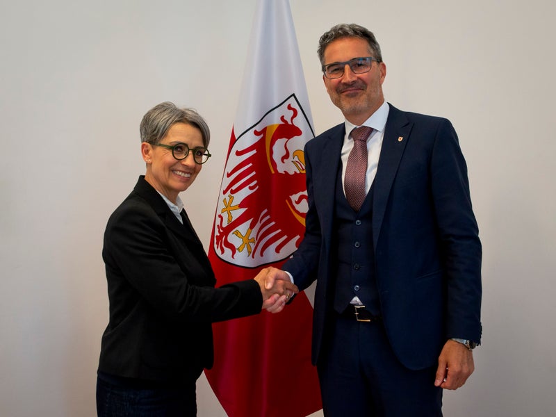 Il presidente Kompatscher incontra la consigliera di parità Hofer | News e comunicati